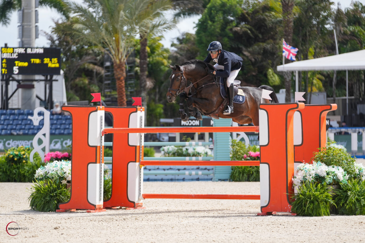 Colombian Anthem Plays for Mark Bluman and Ubiluc in Hermès 1.50m ...